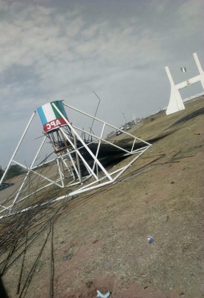 Giant APC broom at city gate pulled down | Per Second News