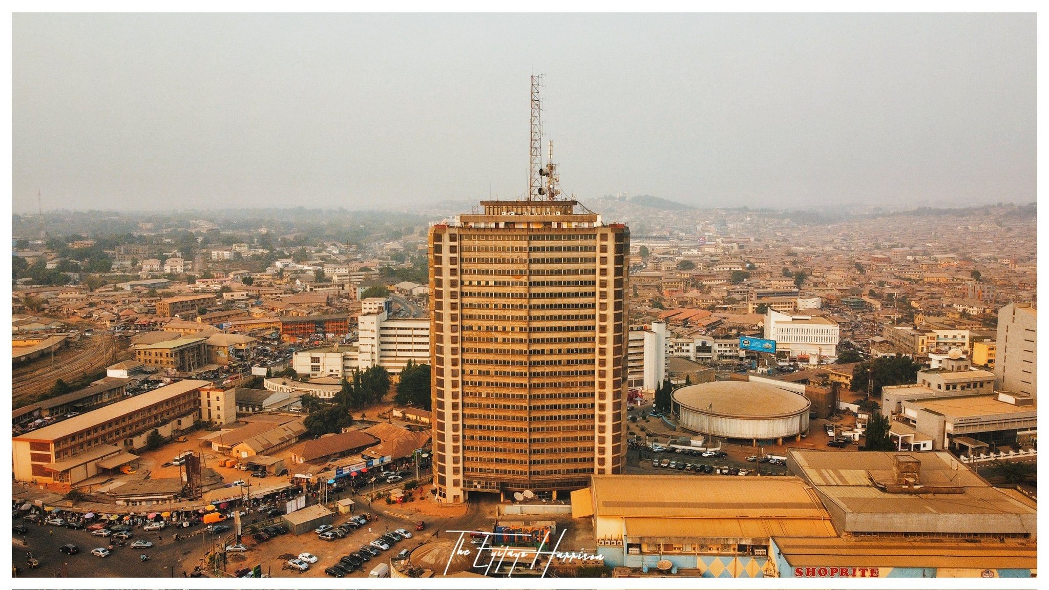 Shock, disbelief as man falls off 26-storey Cocoa House, Ibadan, Africa ...